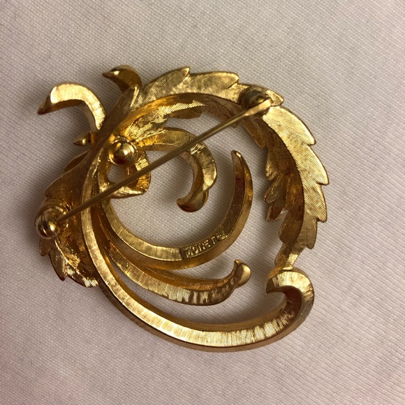 Monet | Jewelry | Monet Vintage Brooch | Poshmark